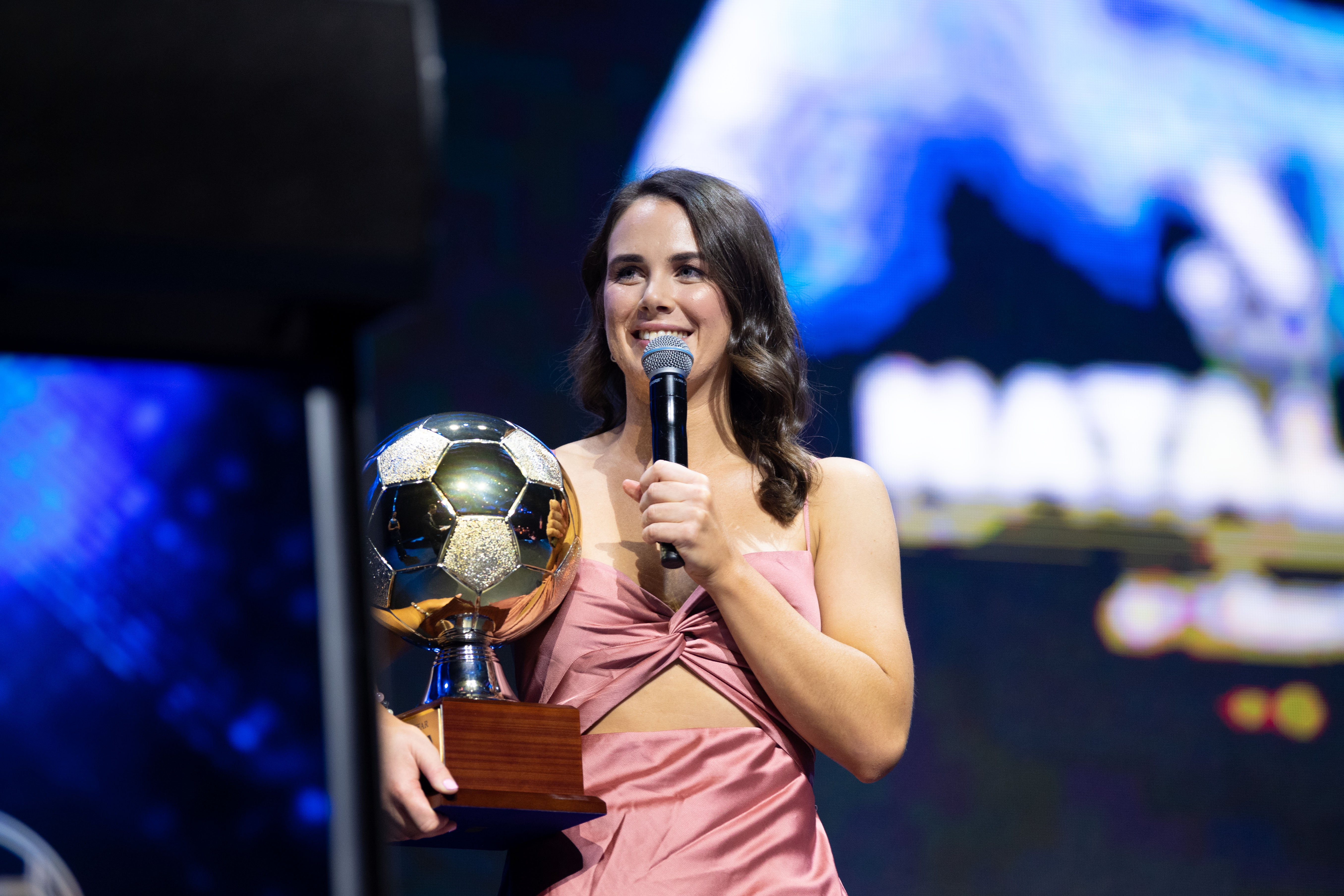 Sydney FC Skipper Natalie Tobin Signs New Two Year Deal - Sydney FC