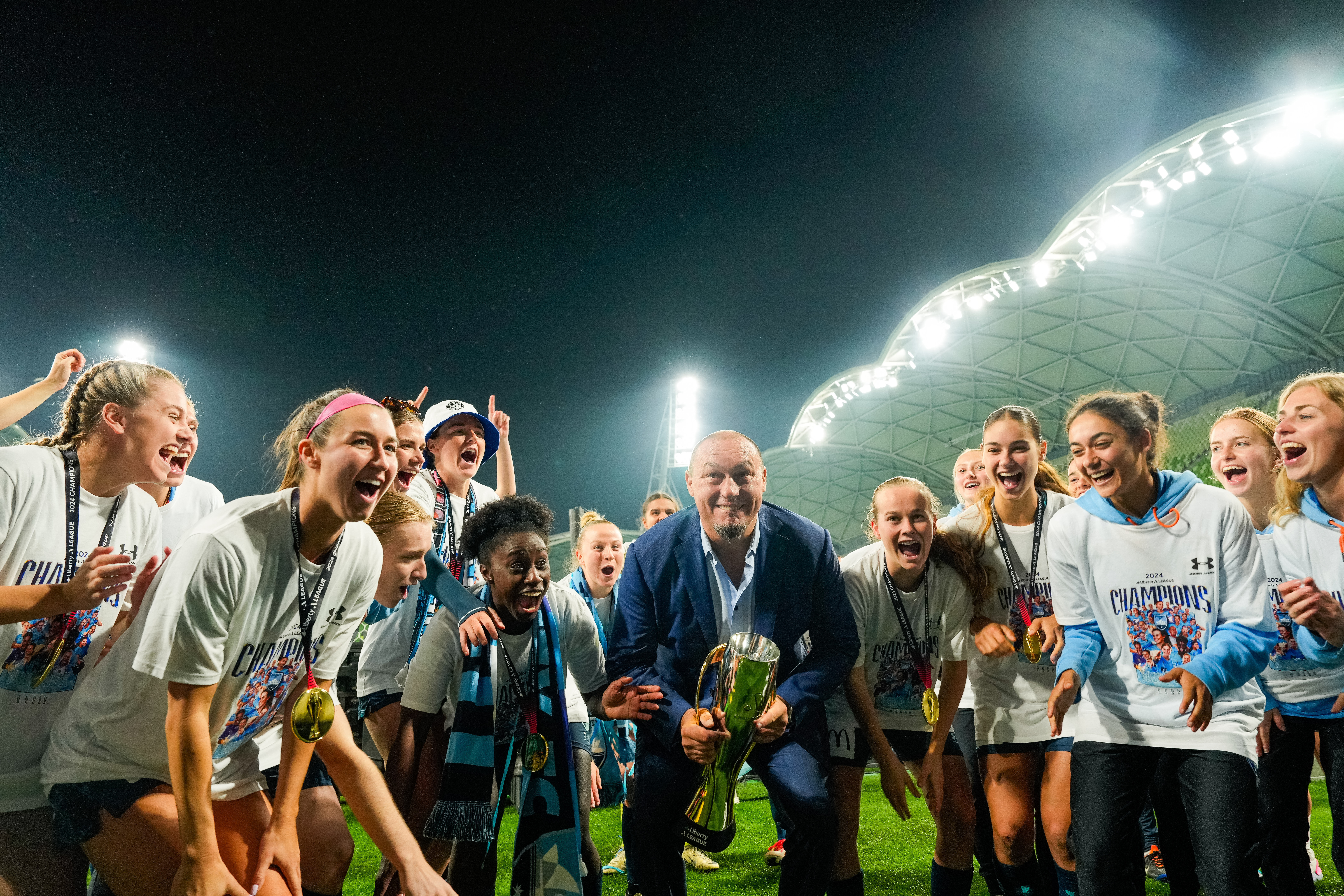 Championship winning coach signs new two year deal - Sydney FC