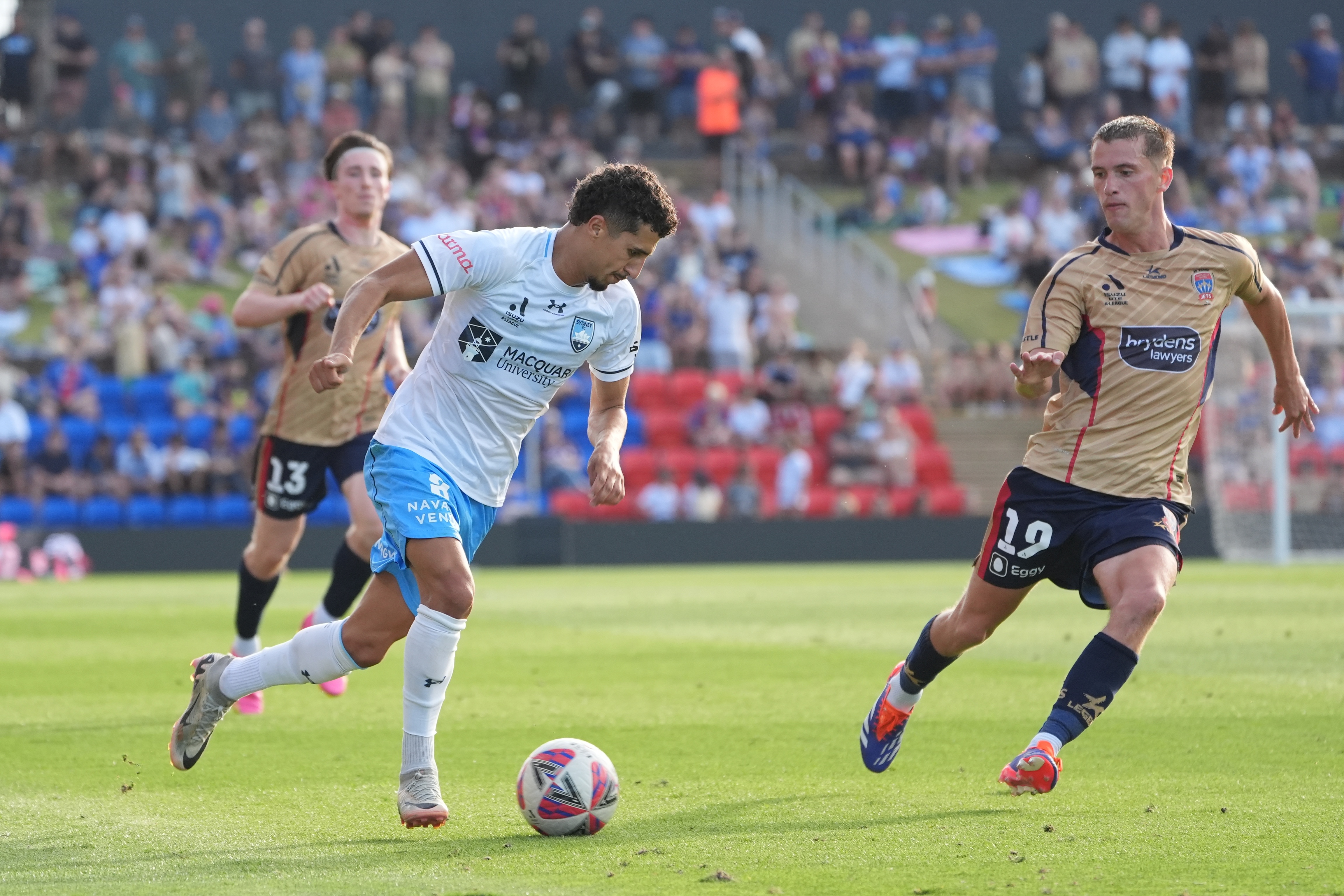 Sydney FC Earn A Point In Newcastle - Sydney FC