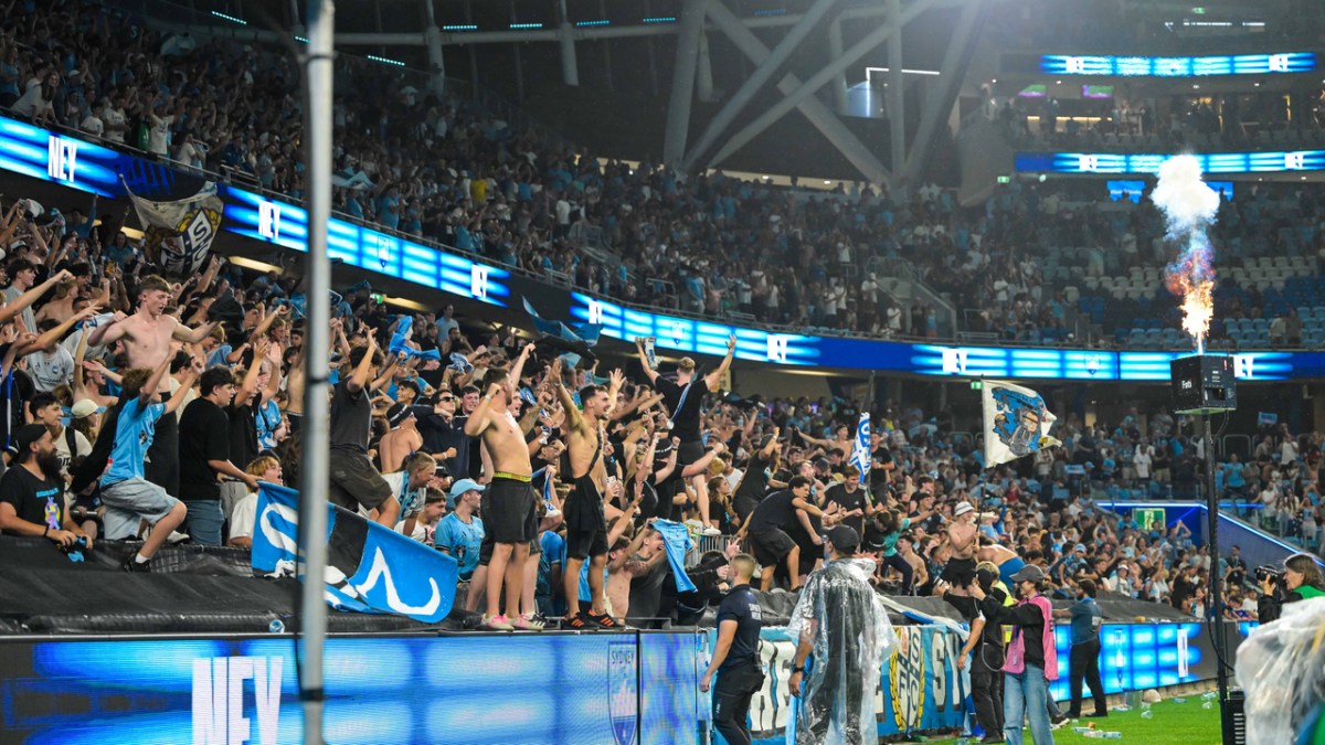 INCREDIBLE CONCLUSION TO THE SYDNEY DERBY | A-Leagues Videos